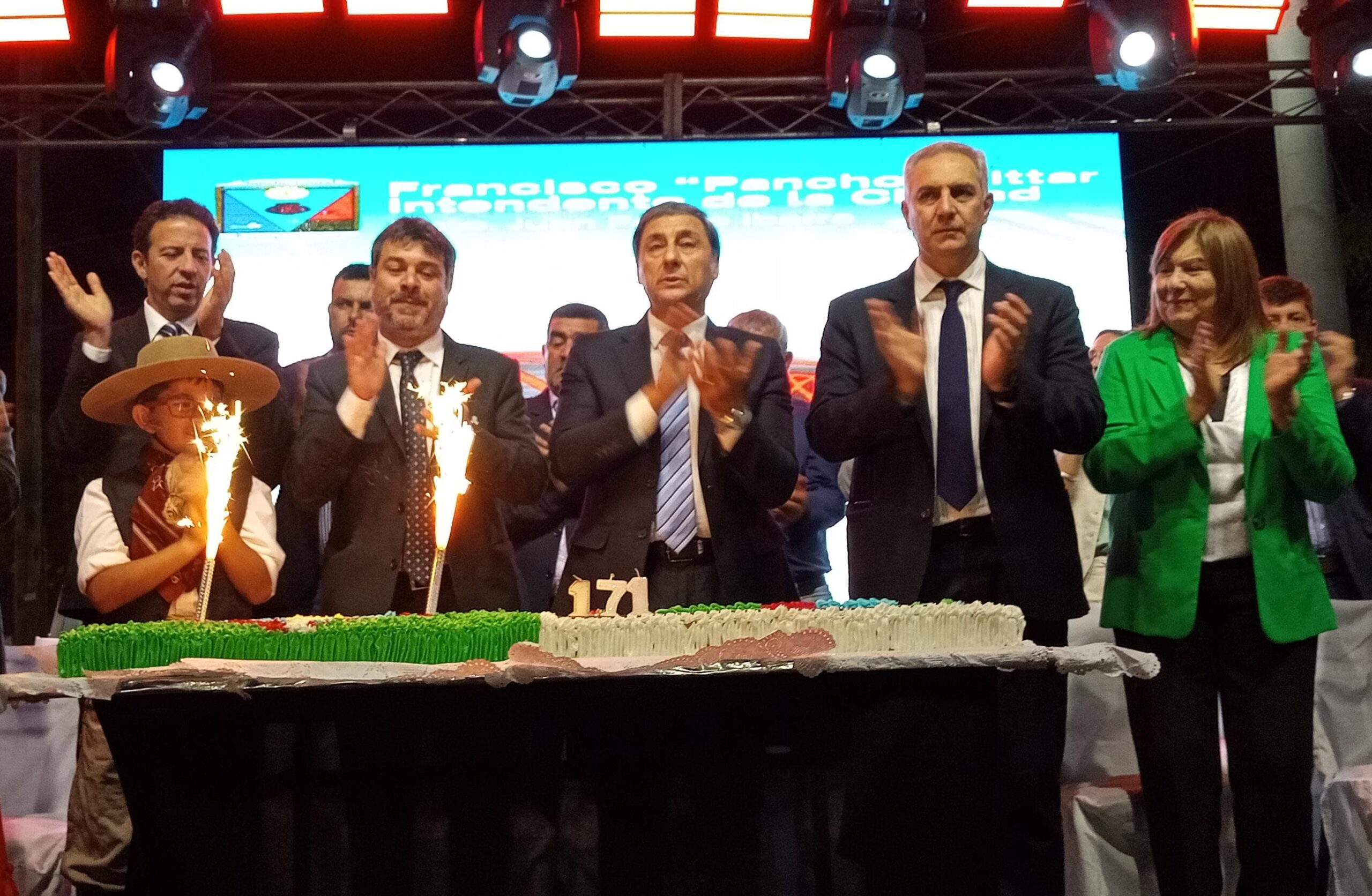 Dr. Carlos Silva Neder en el acto de sus 171 aniversario de Suncho ...